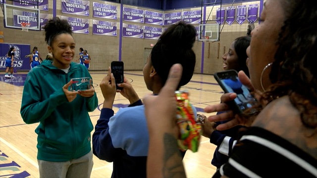 Lincoln Prep girls basketball star Amari Conn earns Hy-Vee Athlete of ...